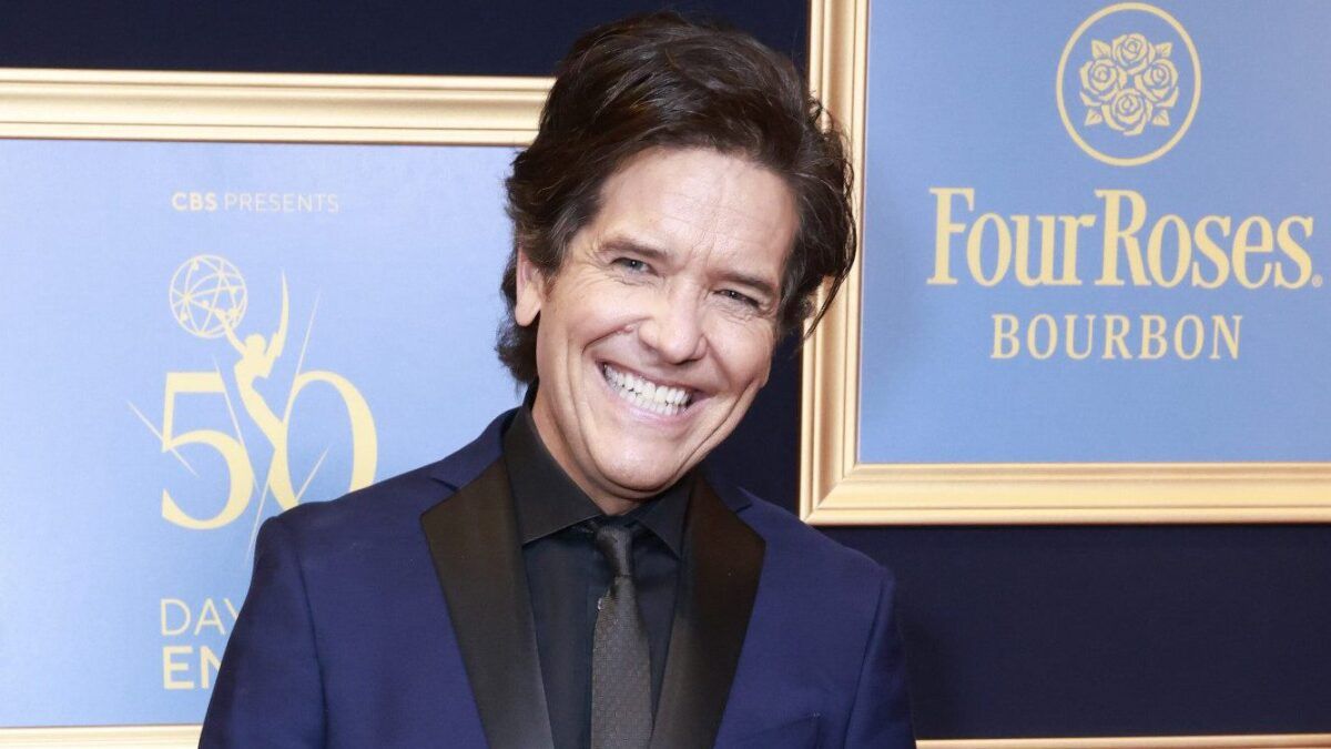 Michael Damian Performs 'Let Me Into Your Heart' on 'The Young and the ...